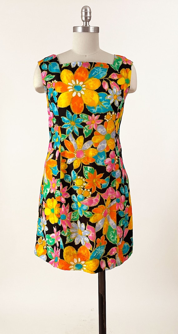 90s Does 60s Mod Floral Minidress | Bright Macro Flor… - Gem