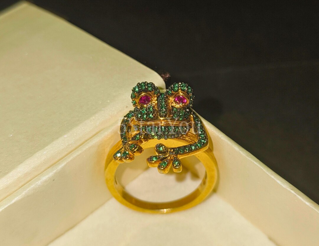 Round Cut Emerald Frog Ring Ladies Ring, Animal Ring for Women's ...