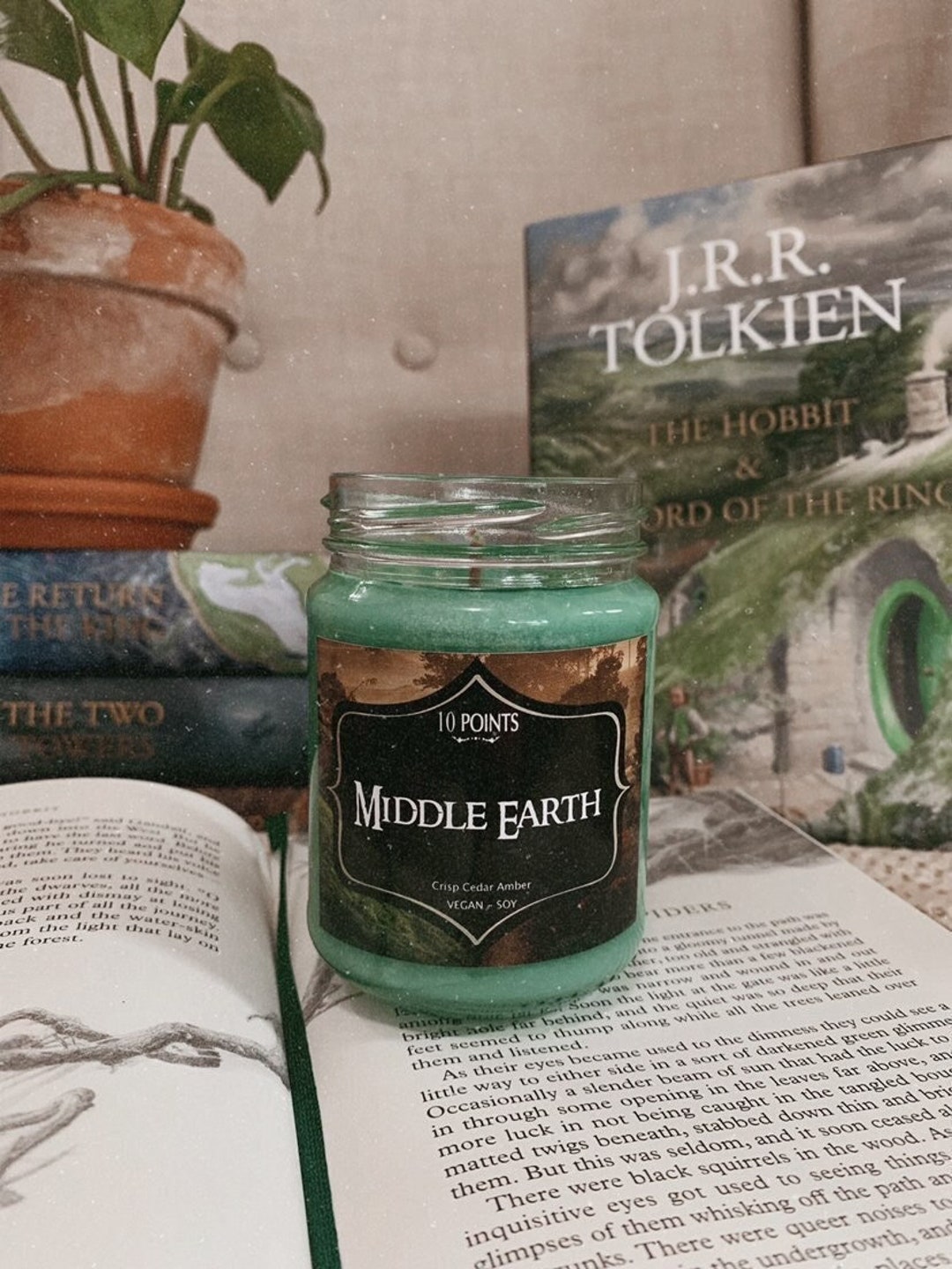Middle Earth LOTR Inspired Soy Candle Scent Notes: Crisp Cedar Amber - Etsy