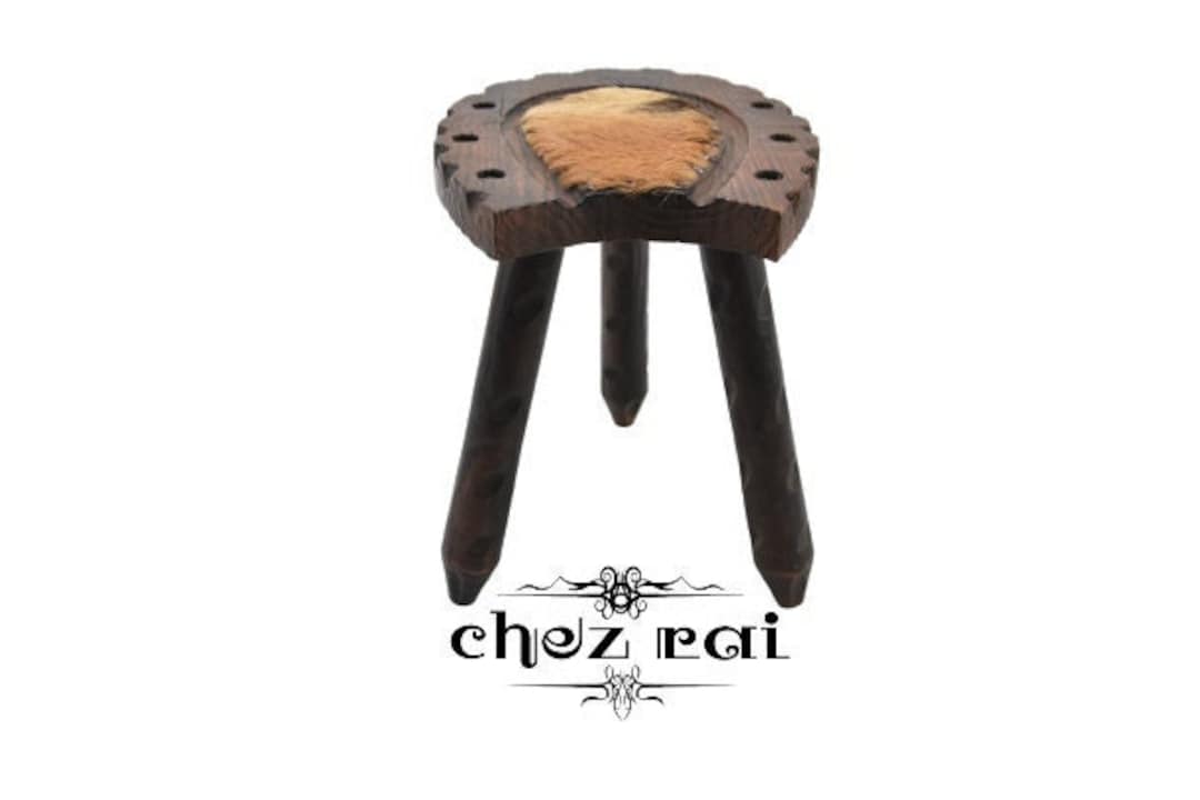 Vintage 15" Heavy Wooden Rustic Three Legged Horseshoe Shaped Fur ...