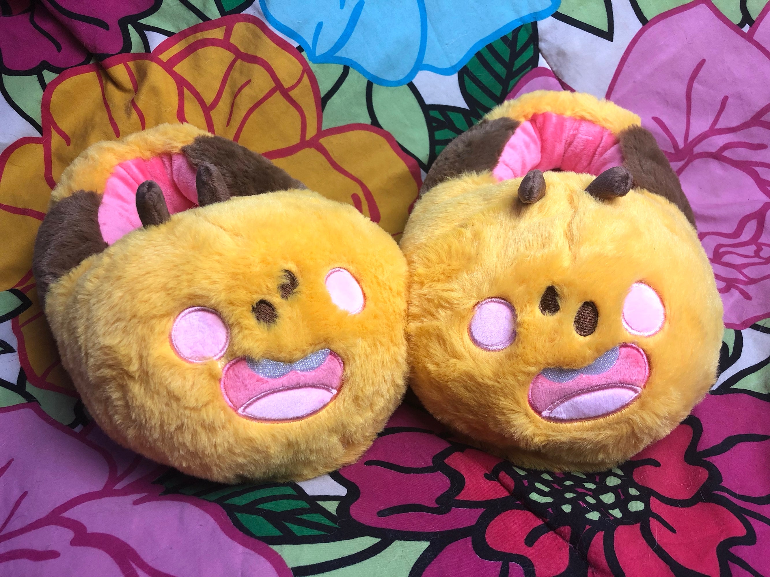 Bee Slippers Chunky Cozy & Fuzzy Bees for your Feet | Etsy