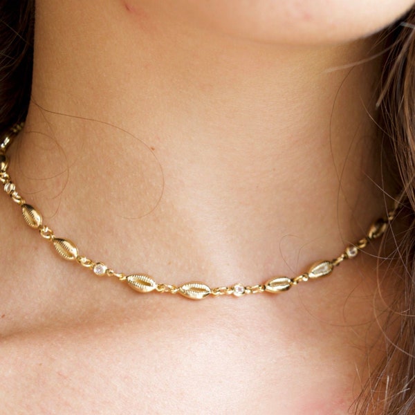 Gold Shell Necklace - Etsy