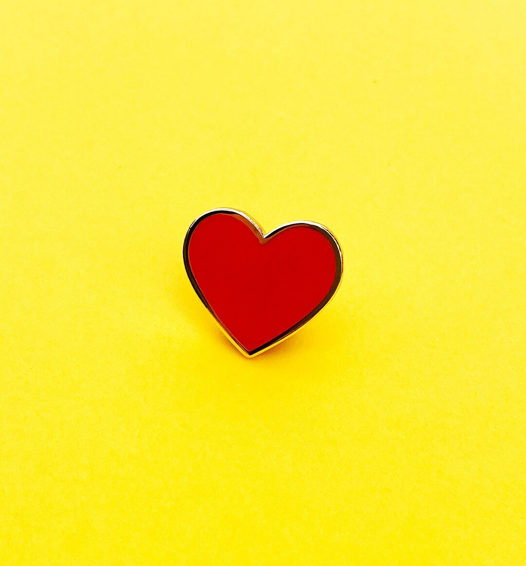 Red Heart Hard Enamel Pin Badge, a Great Gift to Show You Love Someone ...