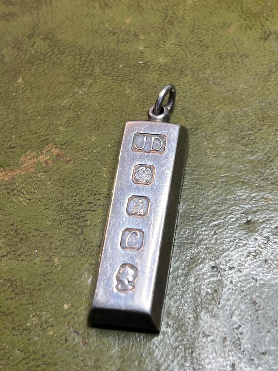 1977 solid silver Ingot pendant - Gem