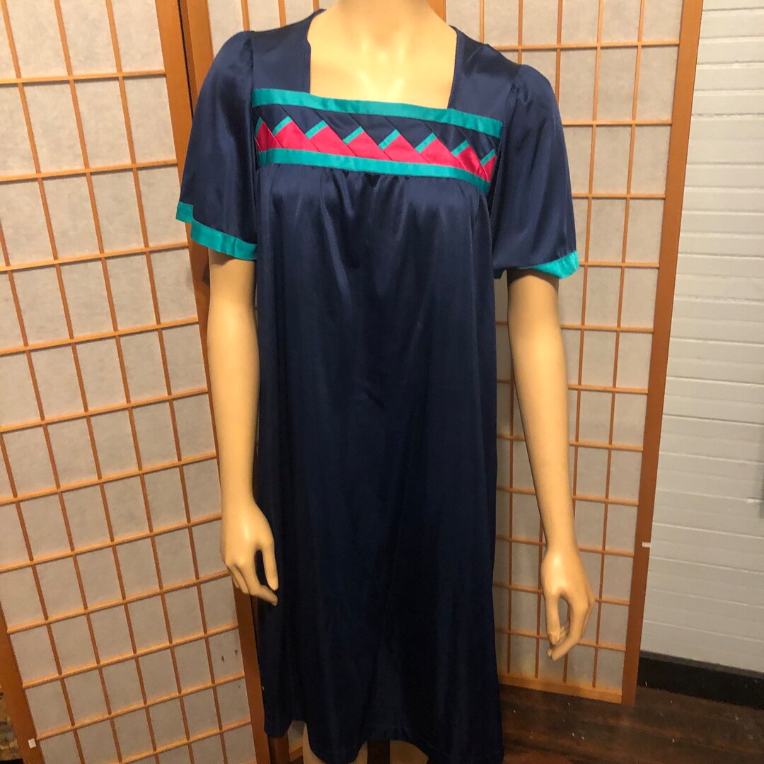 Vintage Henson Kickernick Medium Nightgown, Navy Blue, Nylon, Short ...