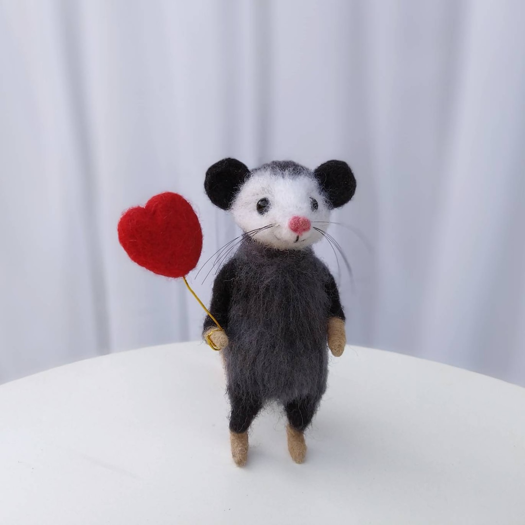 A Needle Felted Opossum. Cute Miniature Wool Possum - Etsy