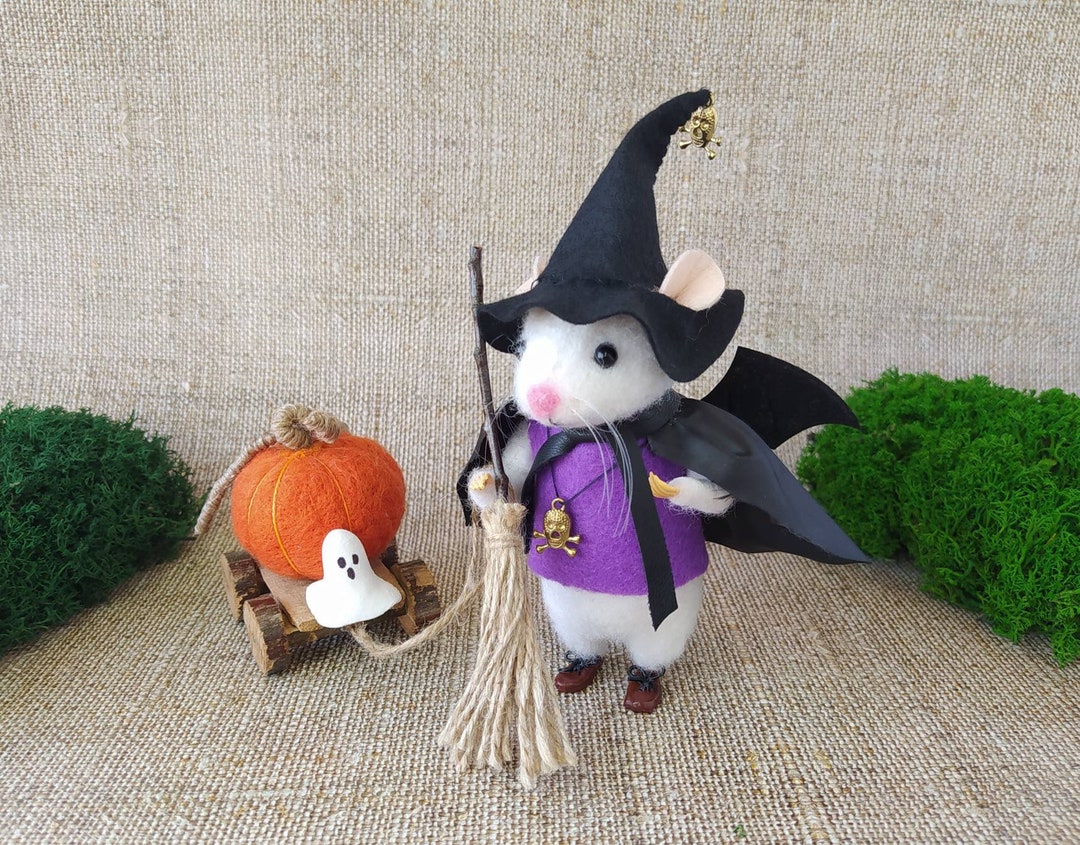 Needle Felted Halloween Mouse Made of Wool. Halloween Decor Pumpkin and ...