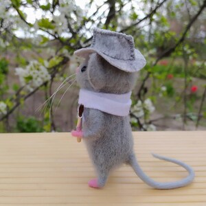 Felt Mouse: Gray Wool Artist With Palette, Poseable Miniature Animal - Etsy
