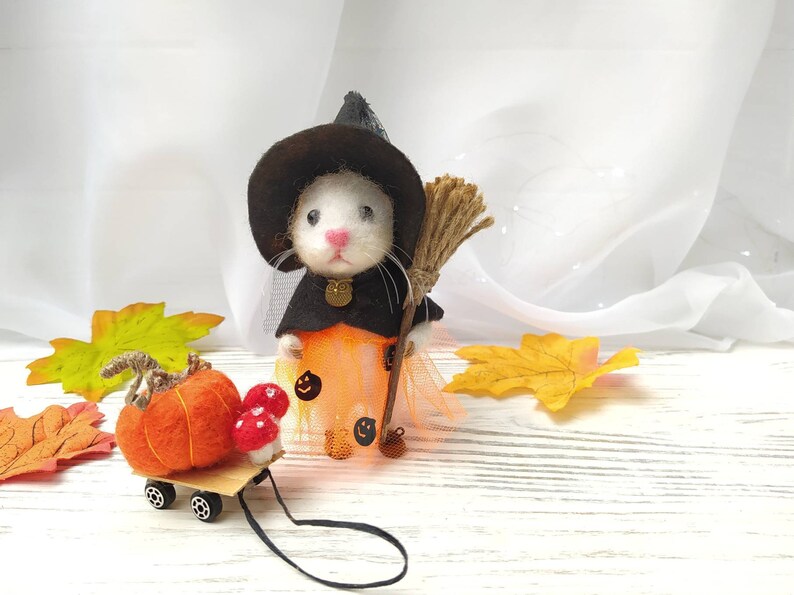 Felt Halloween Mouse With Pumpkin. - Etsy