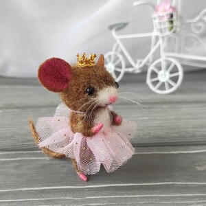 Felt Ballerina Mouse, Miniature Mouse Figurine - Etsy