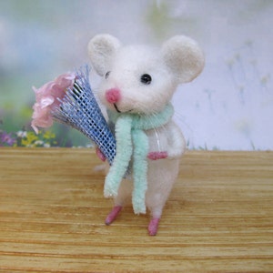 Felt White Mouse, Woolen Cute Mouse, Mouse Birthday Gift, Miniature ...