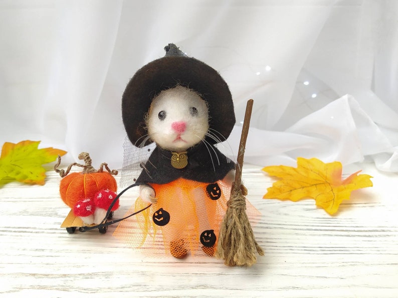 Felt Halloween Mouse With Pumpkin. - Etsy