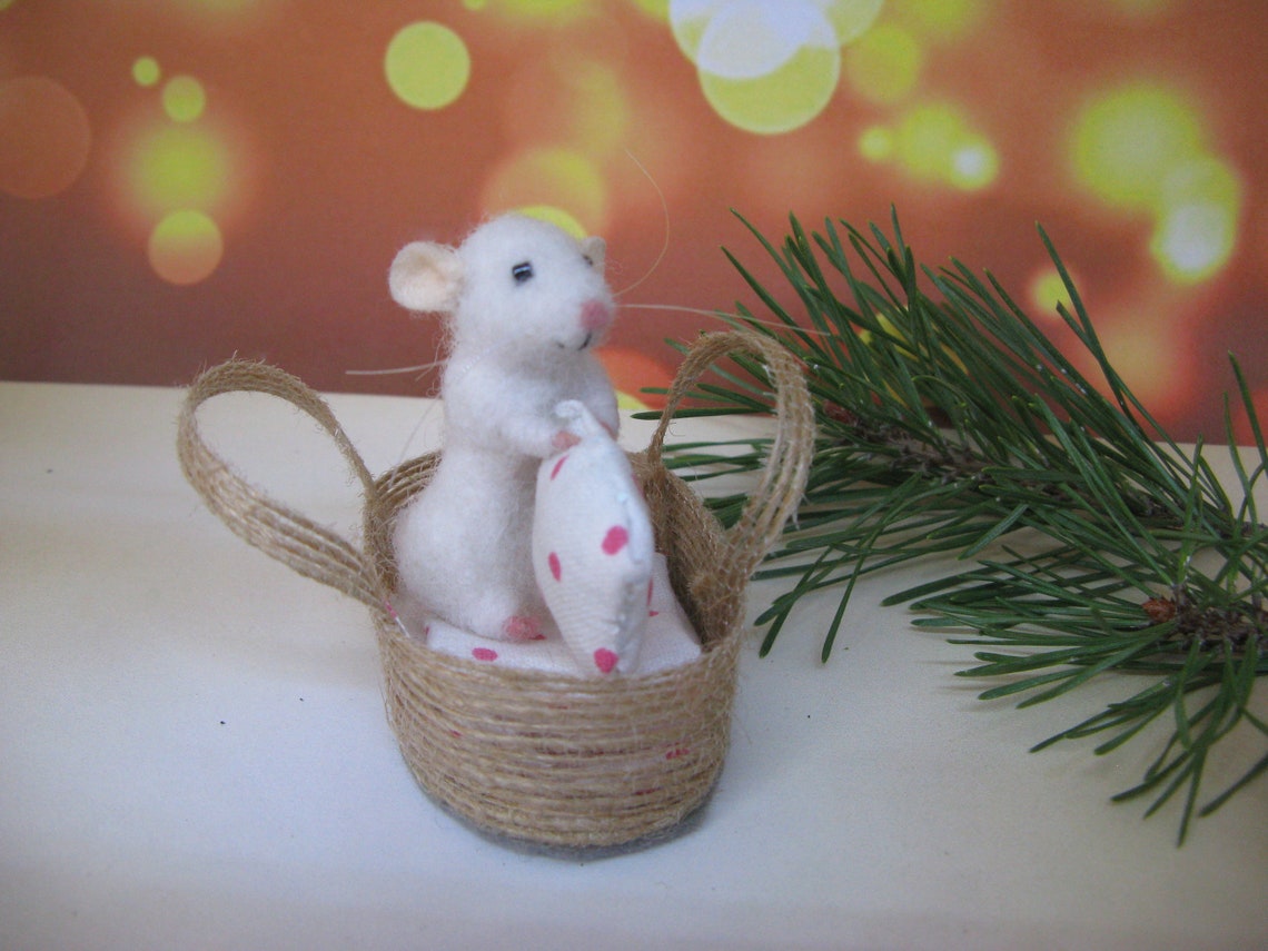 Sleeping Miniature Mouse Felt Gift Mouse Rodent Figure - Etsy