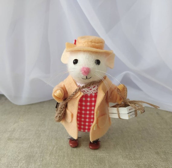 Felted Mouse in a Dress Woolen Miniature Animal for Dollhouse - Etsy