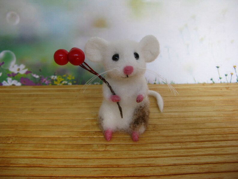 Miniature felted mouse toy for a dollhouse | Etsy