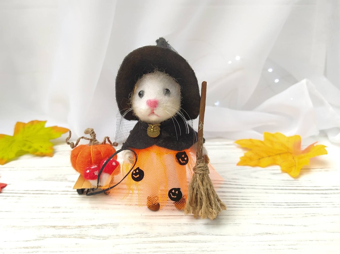 Felt Halloween Mouse With Pumpkin. - Etsy