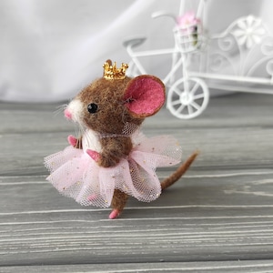 Felt Ballerina Mouse, Miniature Mouse Figurine - Etsy