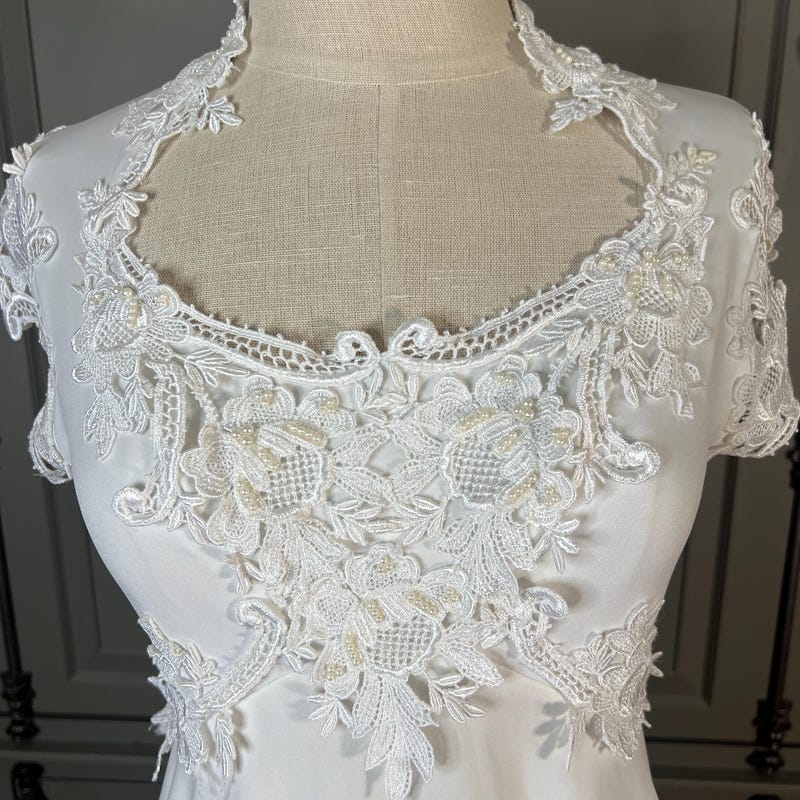 Queen Anne Neckline - Etsy