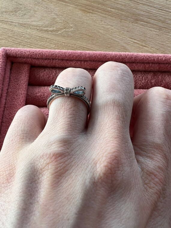 Pretty bow, sterling silver ring stamped 925 silver, … - Gem