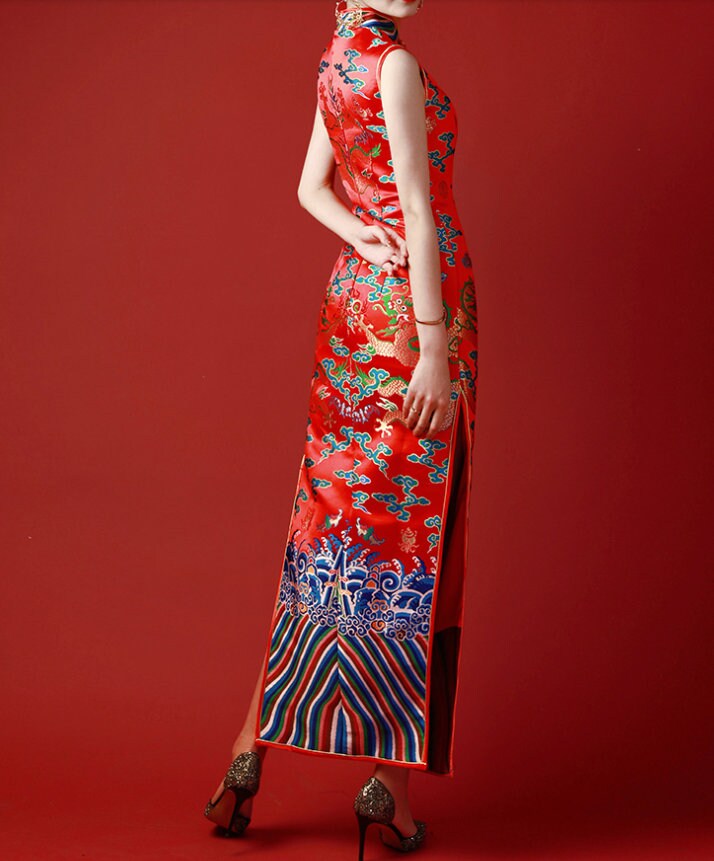 Vintage China Cheongsam in Red, Classical Pattern Full Length Bride ...