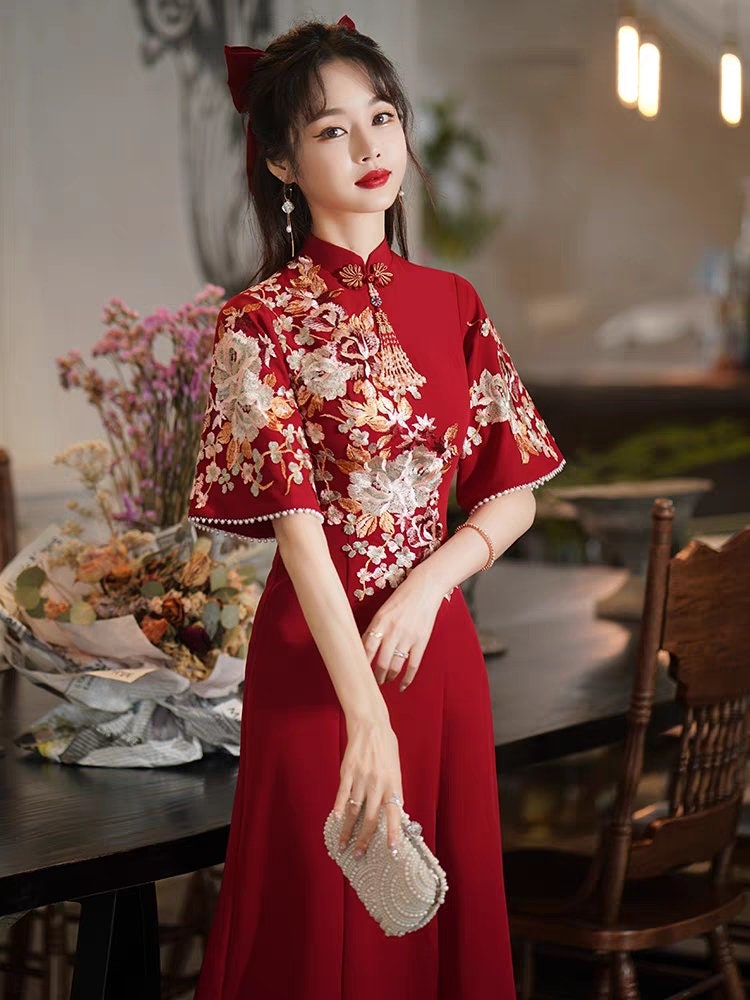Traditional Chinese Bridal Red Qipao Gown, China Bride Wedding Dress ...