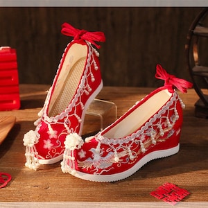 Premium Handmade Traditional Chinese Red Wedding Shoes, China Red Xiuhe ...