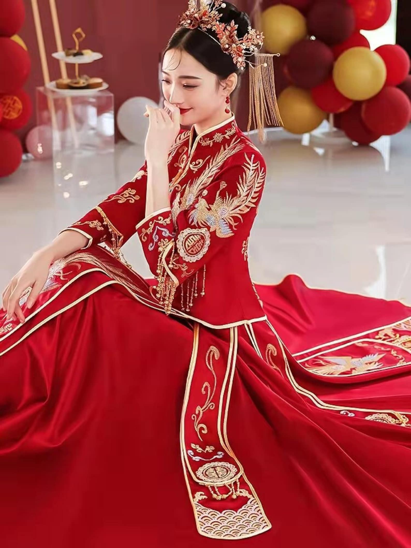 Traditional Chinese Bride and Groom's Red Wedding Xiuhe Dress, 彩霞 ...