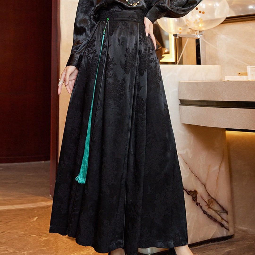 Premium Vintage China Han Long Pleated Skirt for Spring/summer, Horse ...
