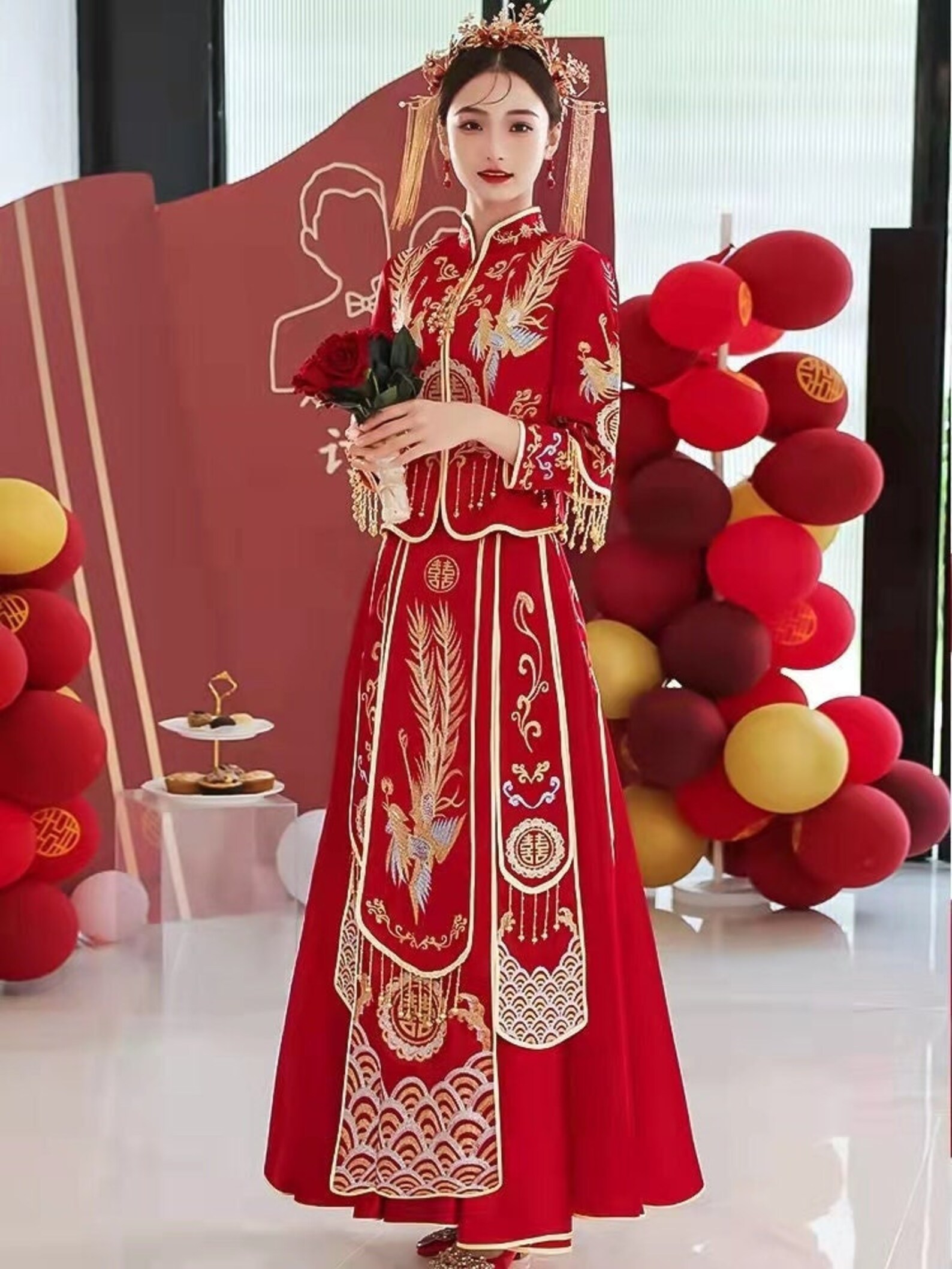 Traditional Chinese Bride and Groom's Red Wedding Xiuhe Dress, 彩霞 ...