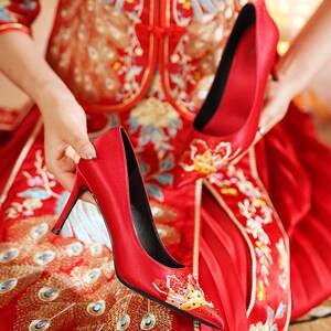 Premium Handmade Chinese Red Wedding Shoes, Bridal Embroidery Floral ...
