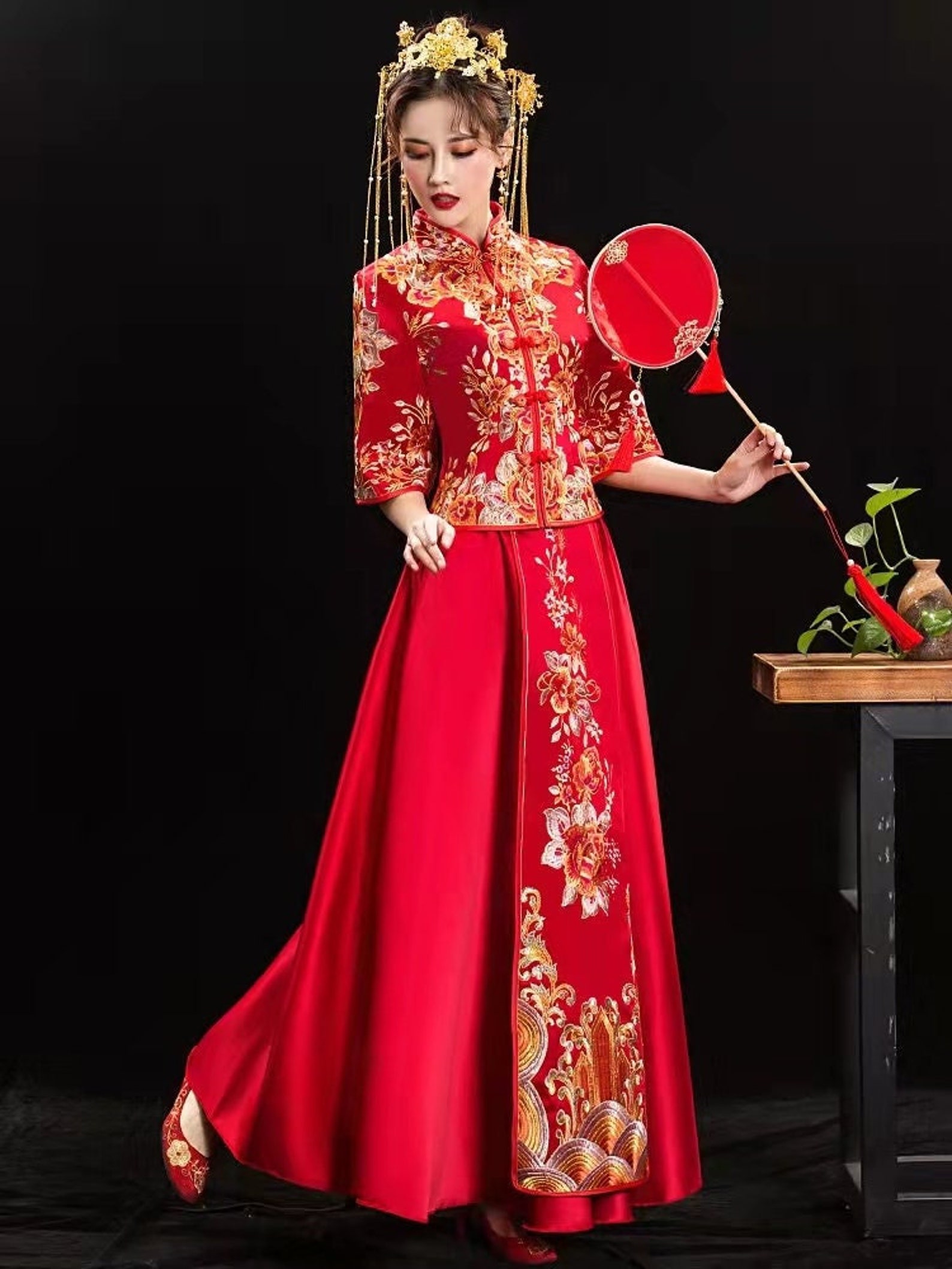Traditional Chinese Bridal Red Wedding Xiuhe Dress, Named 紫薇 Su ...