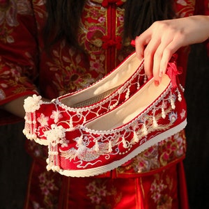 Premium Handmade Traditional Chinese Red Wedding Shoes, China Red Xiuhe ...