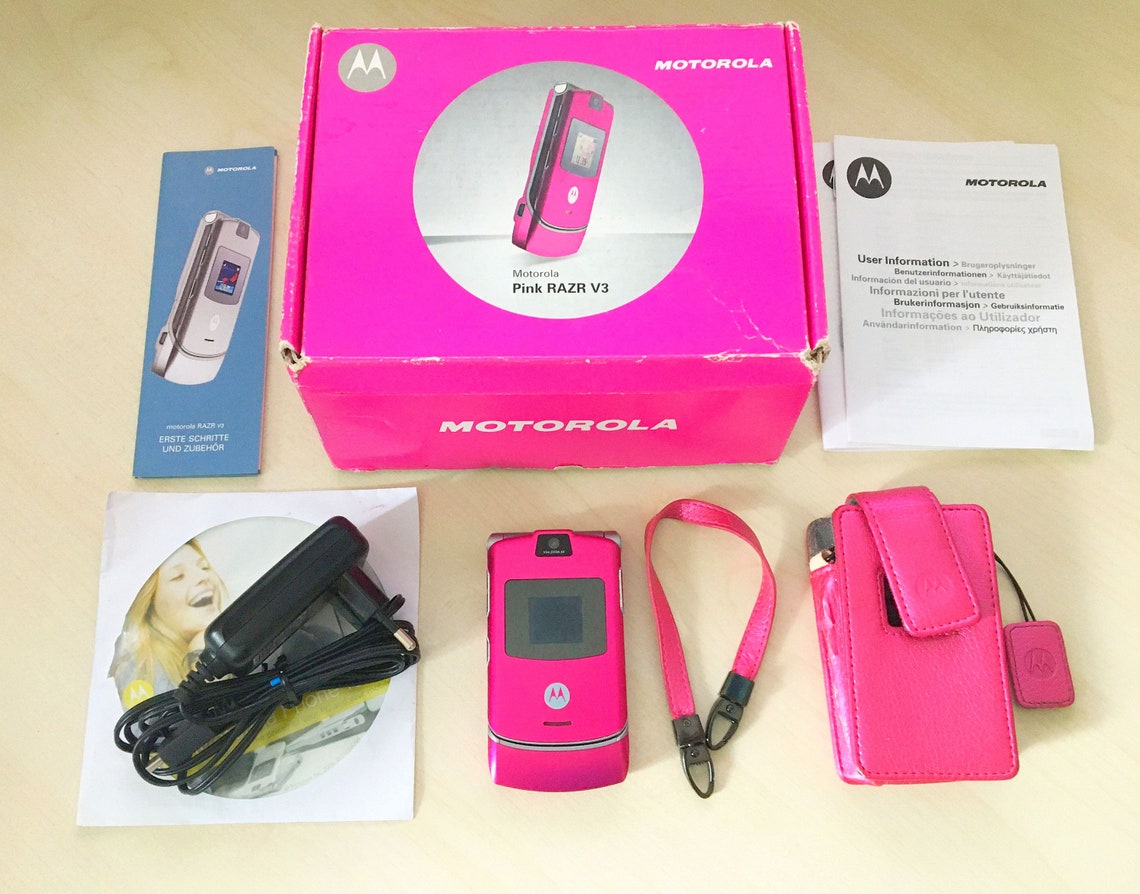 Motorola RAZR V3 Mit Naomi Campbells Signature Limited Edition Hot Pink ...