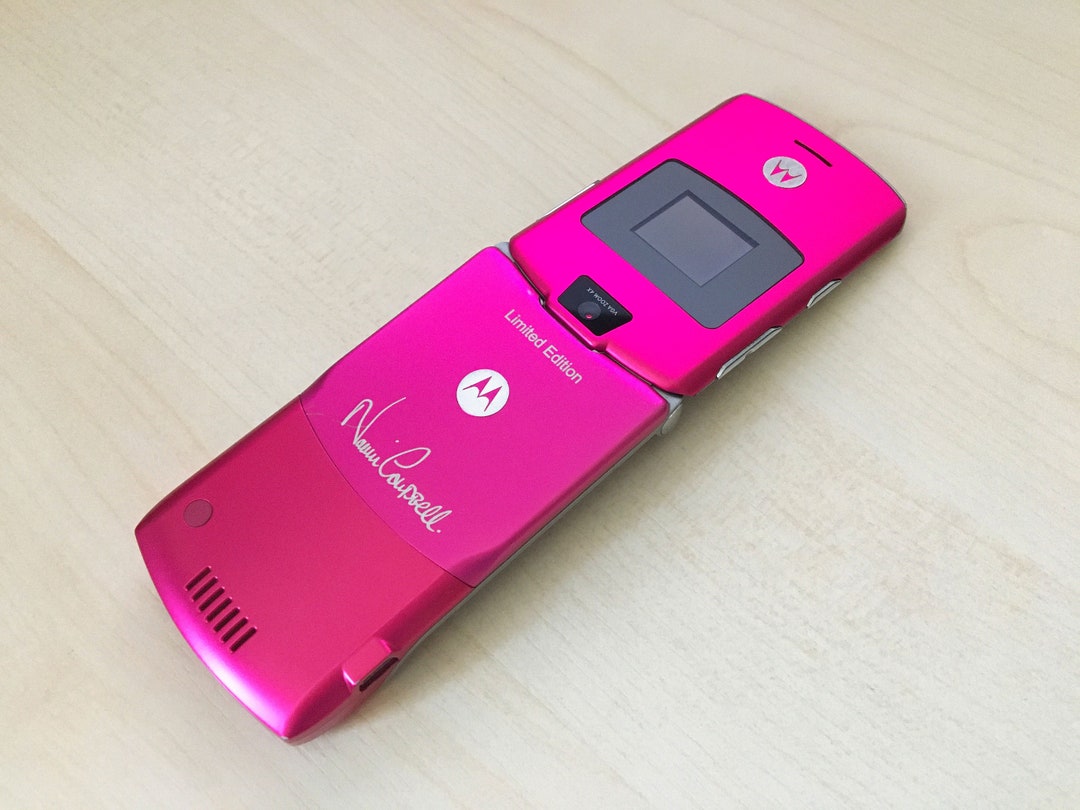 Motorola RAZR V3 Mit Naomi Campbells Signature Limited Edition Hot Pink ...