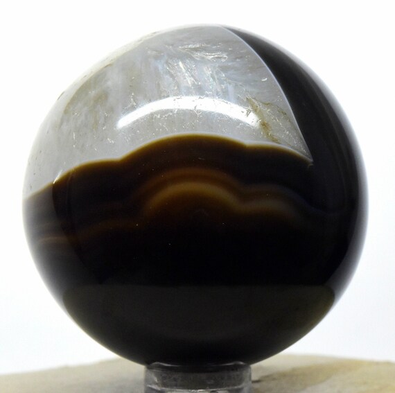 Banded Agate w Rainbow Sparkling Quartz Pyramid Polished 61mm 210g ...