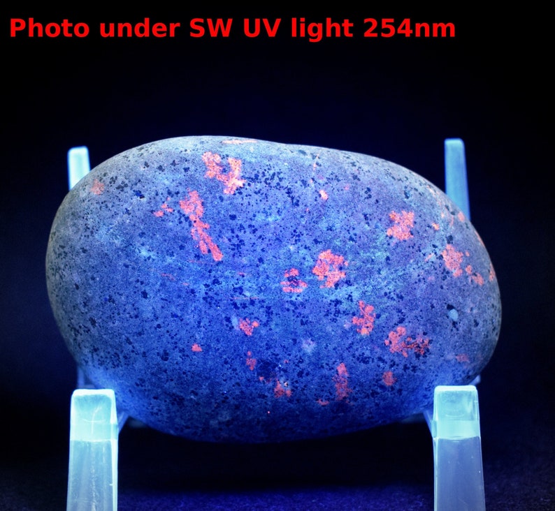 Nice Glowing Under UV Syenite Yooperlite Specimen From Lake Superior ...