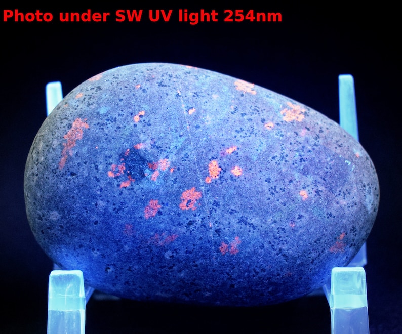Nice Glowing Under UV Syenite Yooperlite Specimen From Lake Superior ...