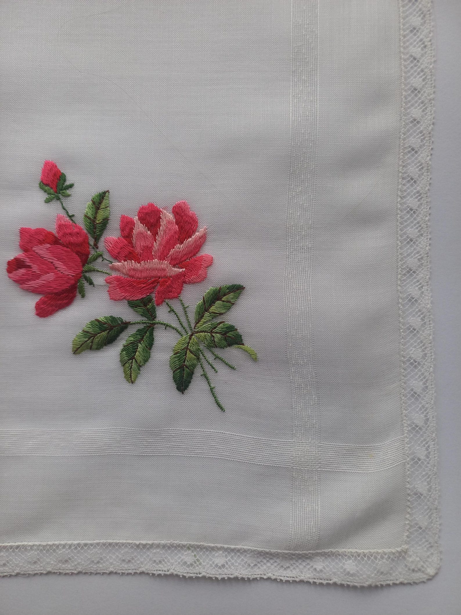 Vintage | Handkerchief | Roses | Embroidery | Lace Hem | Cotton | Made ...