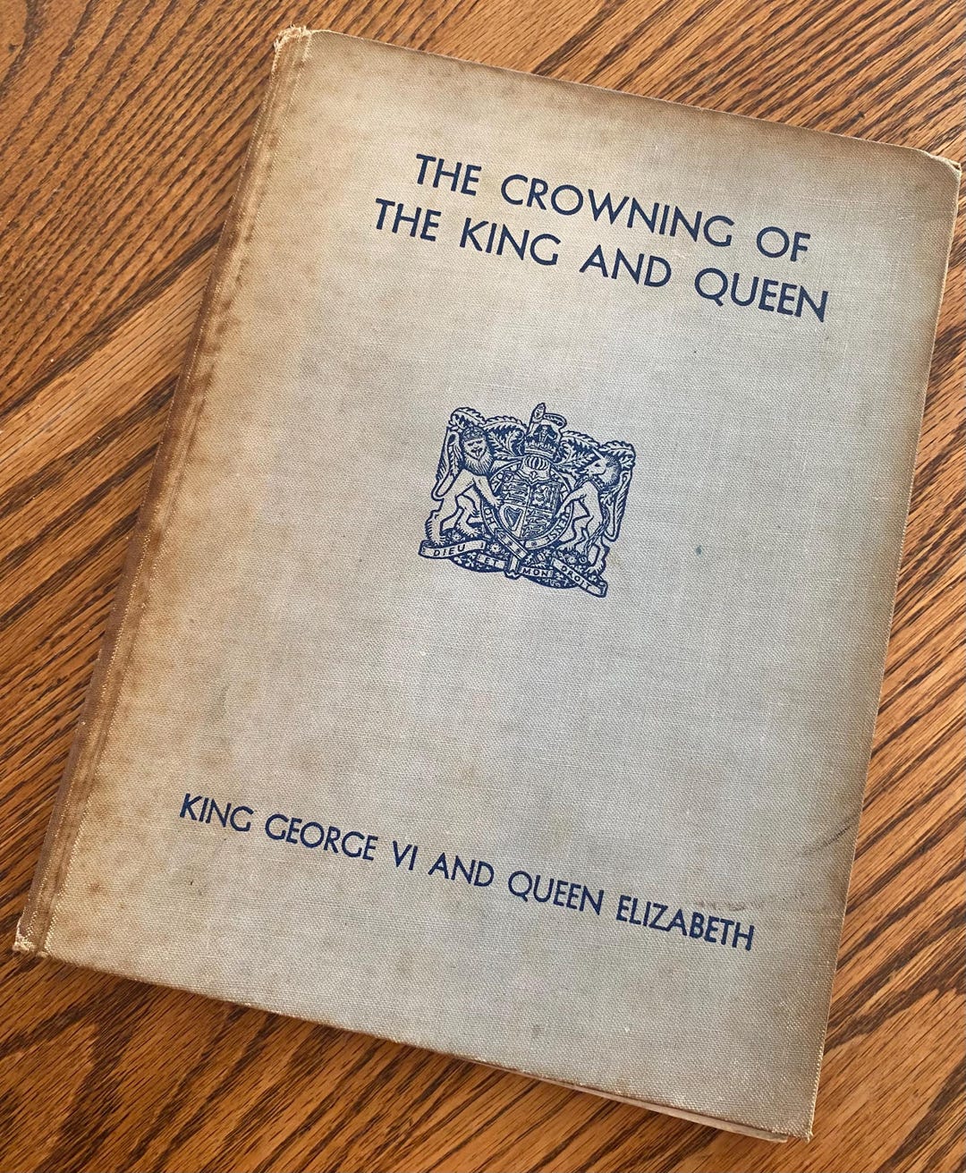 The Crowning of the King and Queen King George VI and Queen Elizabeth ...