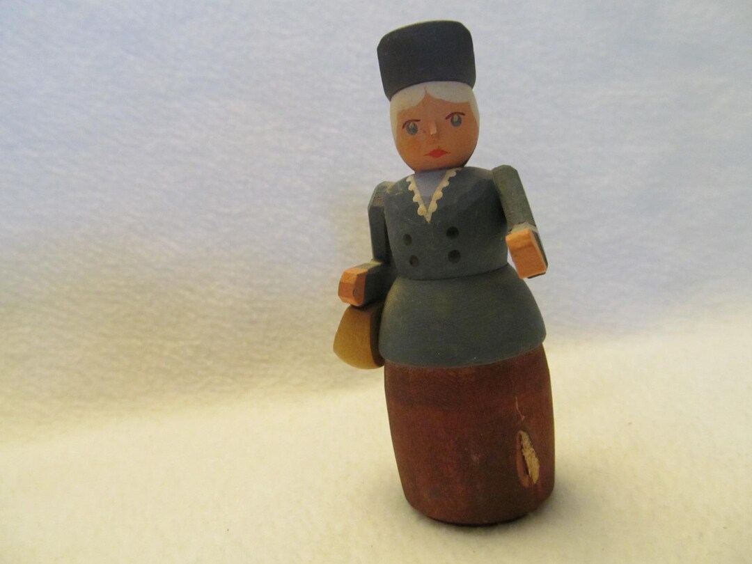 Vintage Wooden Figurine, Old Lady Statue, Cute Shelf Display for Home ...