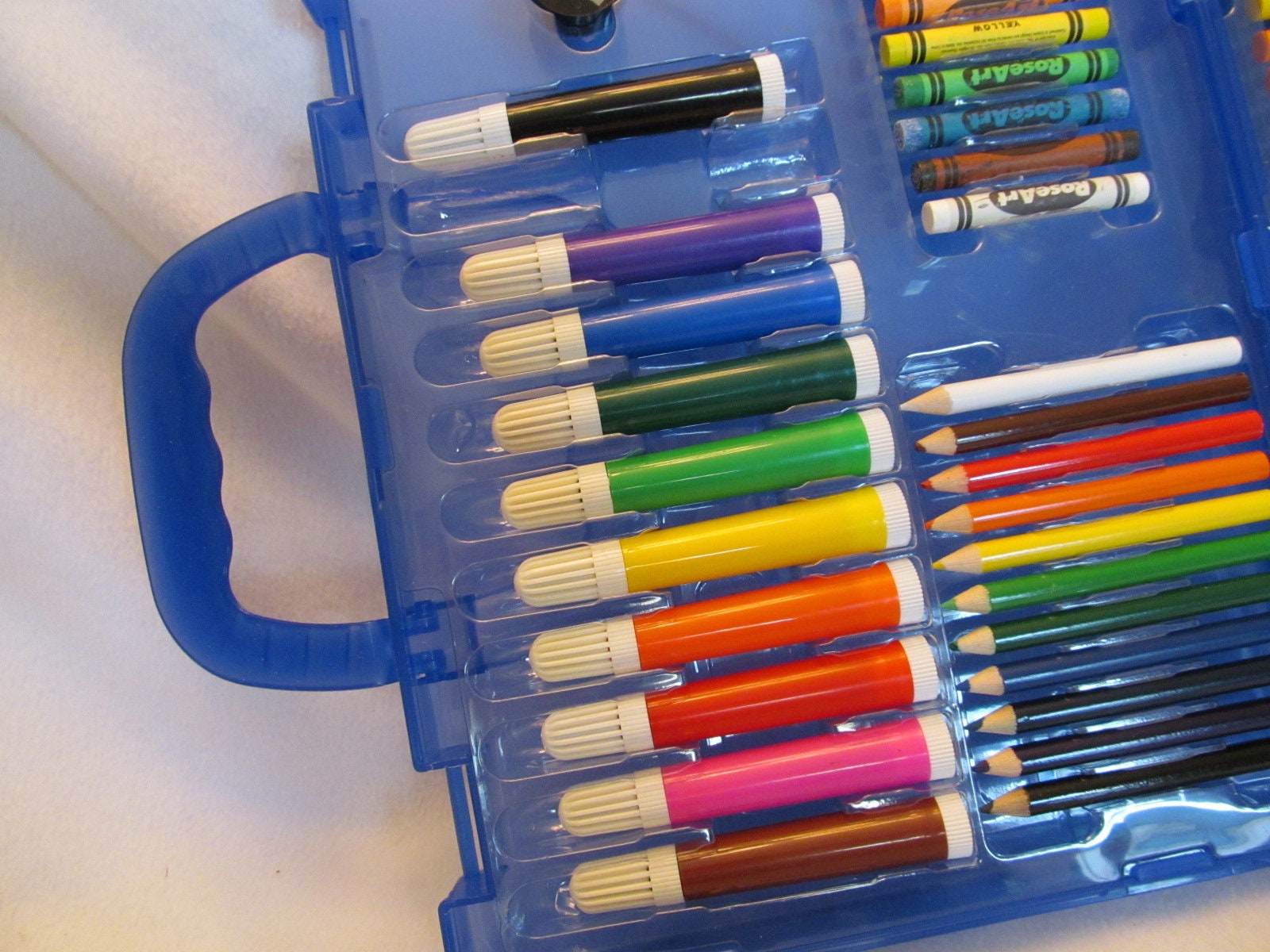 Does Your Little Artist Need a New Art Kit? Royal Blue Plastic Art Kit ...