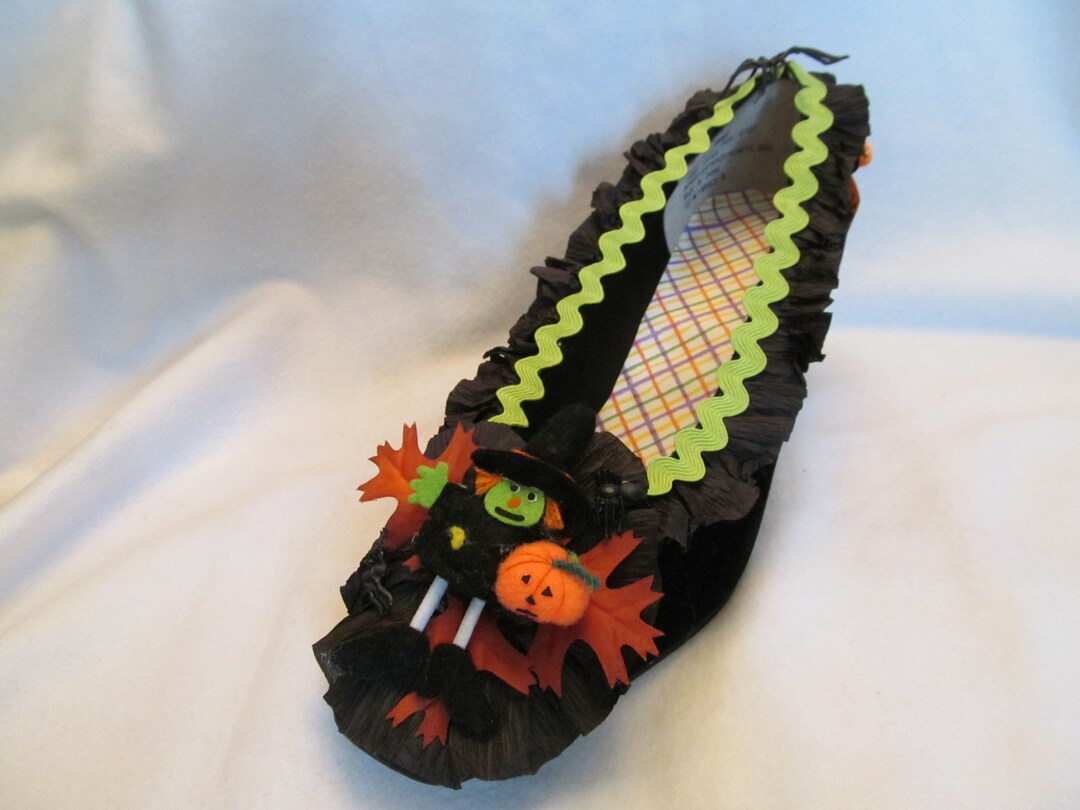 Black Velvet ''witch'' Candy Holder, Decorated Velvet Witch Shoe to ...