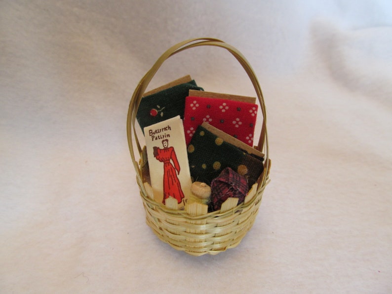 Vintage Small Sewing Basket With Bolts of Fabric, Paper Pattern, Thread ...