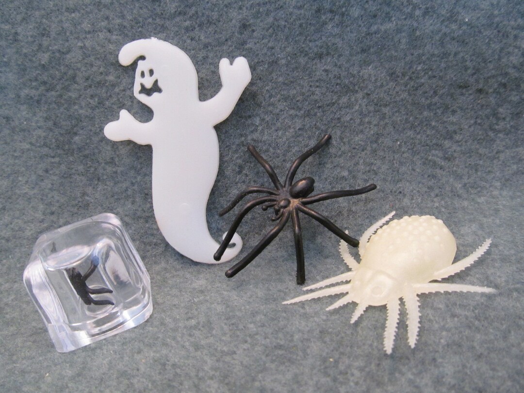 Four Fun Creepy Items for the Halloween Season, Glow in the Dark Spider ...