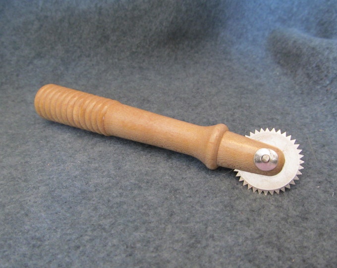 Vintage Sewing Tracing Wheel With Wooden Handle, Cream Colored Handle ...