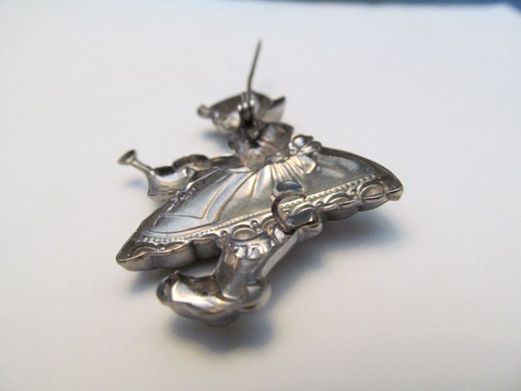 Metal Pin Dutch Girl With Sprinkling Can Brooch Uni… Gem