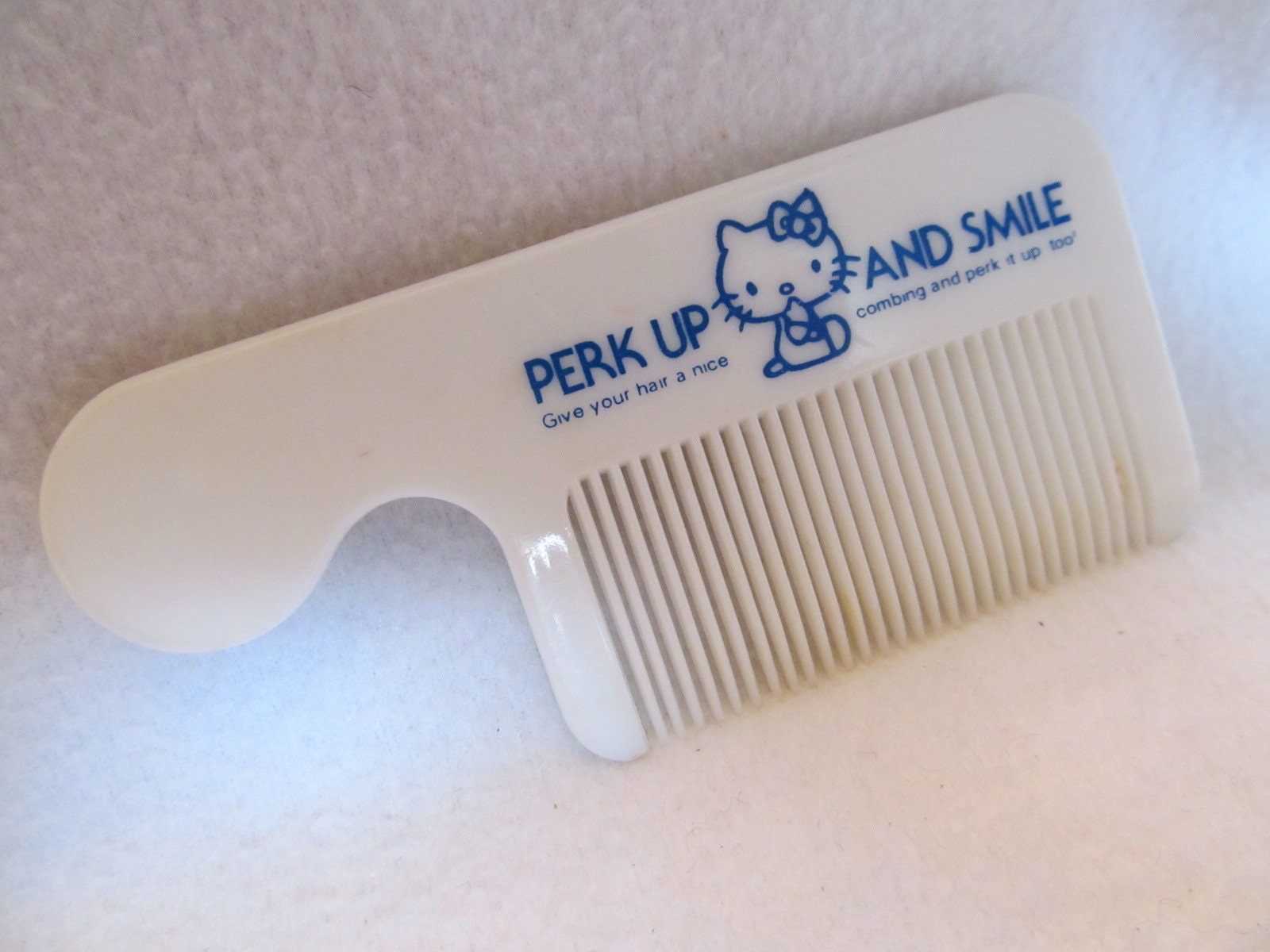 Hello Kitty Comb Perk Up and Smile Comb Give You Hair a | Etsy