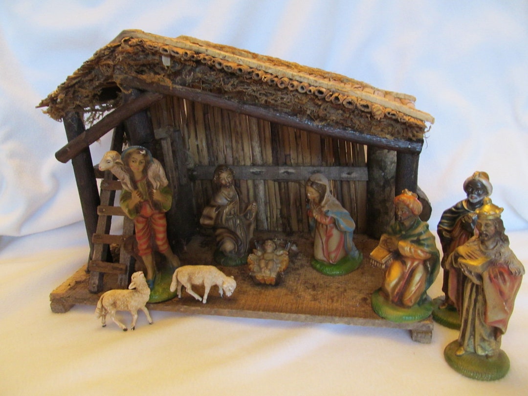 Beautiful Vintage Creche Made in Italy, Eleven Pieces Plus Manger-all ...