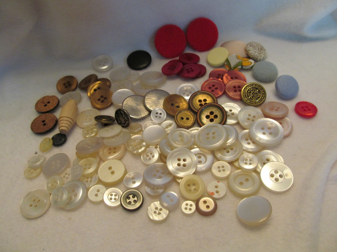 Large Bag of Buttons, Great Mixture , Mixed Color , Plastic, Metal and ...