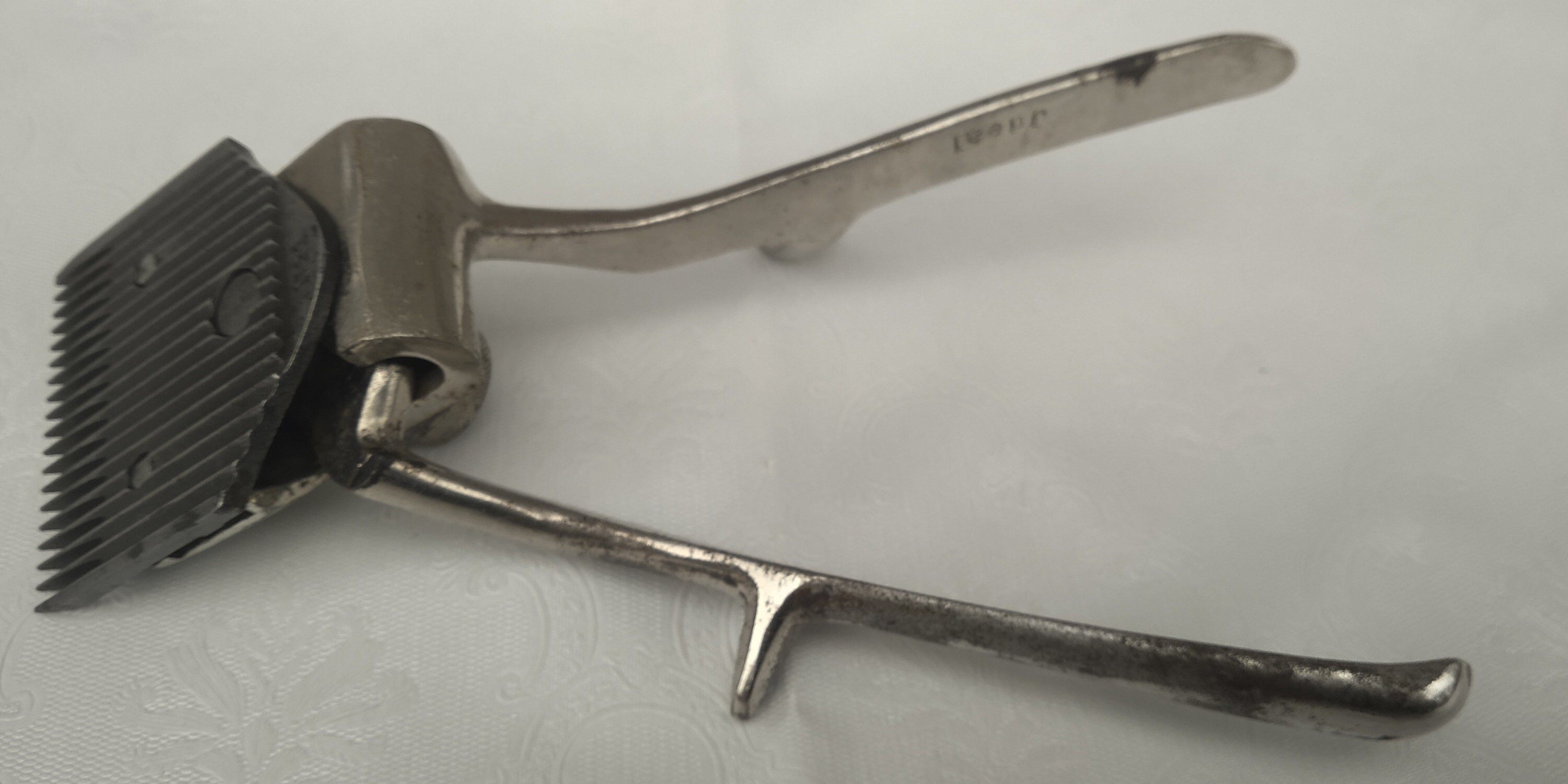 Vintage Manual Hair Clipper No.1, Old Barber Hand Trimmer, Retro Barber ...